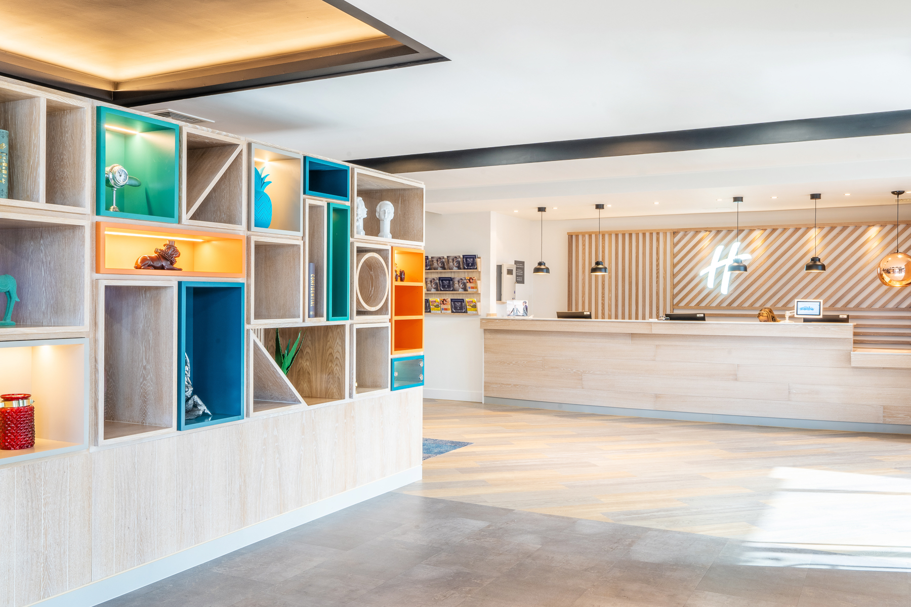 Stevenage Hotel Offers - Holiday Inn Stevenage